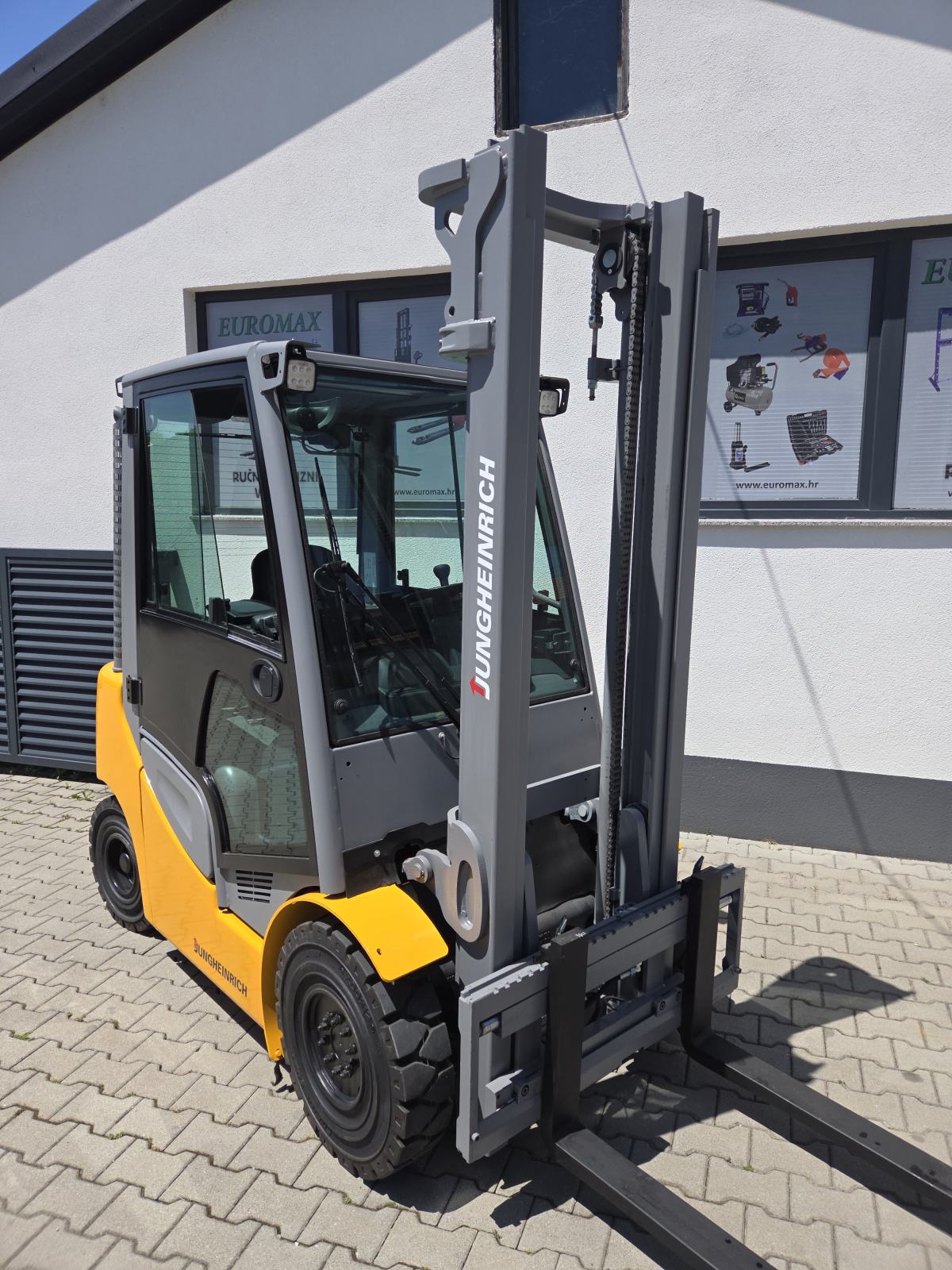 JUNGHEINRICH DFG 425s, 2500 kg, dizel, 2019, NAJBOLJŠA PONUDBA – Euromax.si – profesionalna in ...